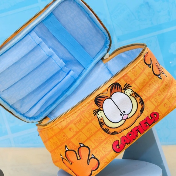Glamlite | Bags | Glamlite X Garfield Makeup Cosmetics Brush Bag Train ...